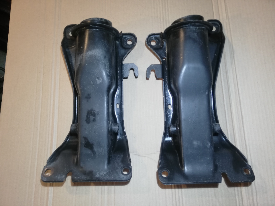 Стаканы амортизаторов Quattro на Audi A4 (B5), Audi 80 (B4), Audi 80 ...
