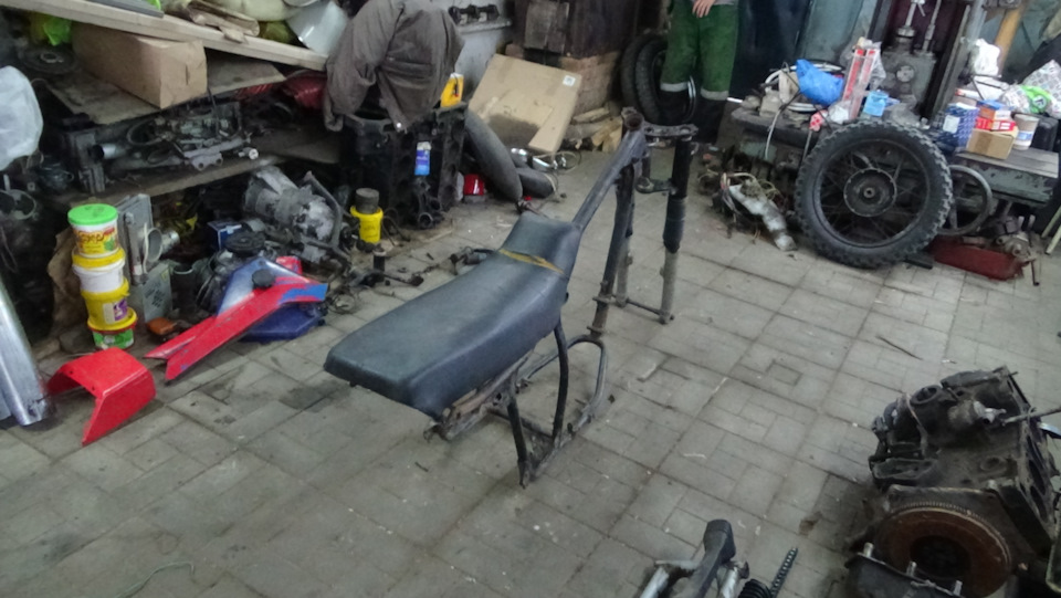 Собрали мотоцикл ИЖ Юпитер Спорт из старых запчастей. — DRIVE2