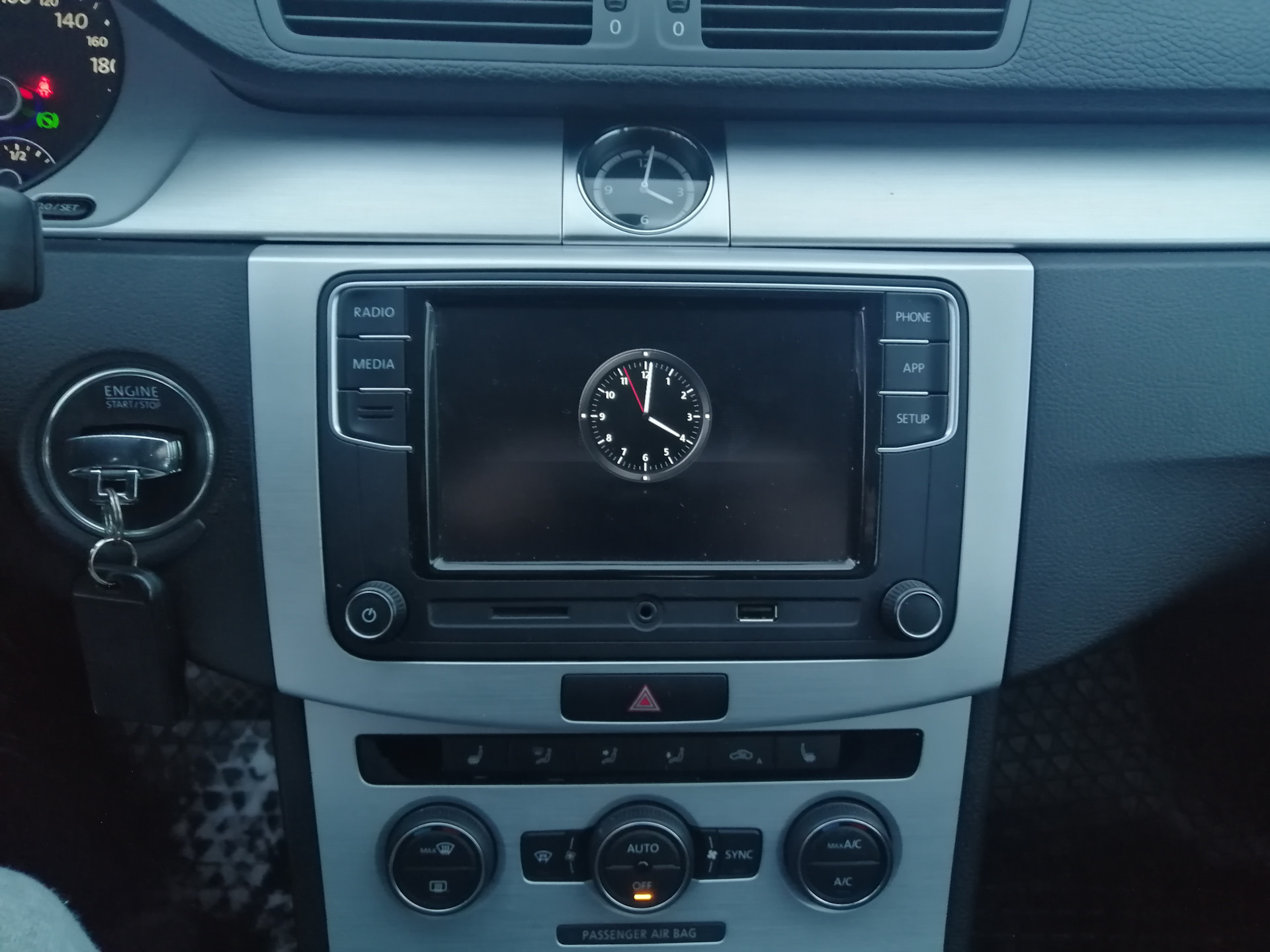 RCD 340 Visteon+летняя резина — Volkswagen Passat B6, 2 л, 2007 года ...