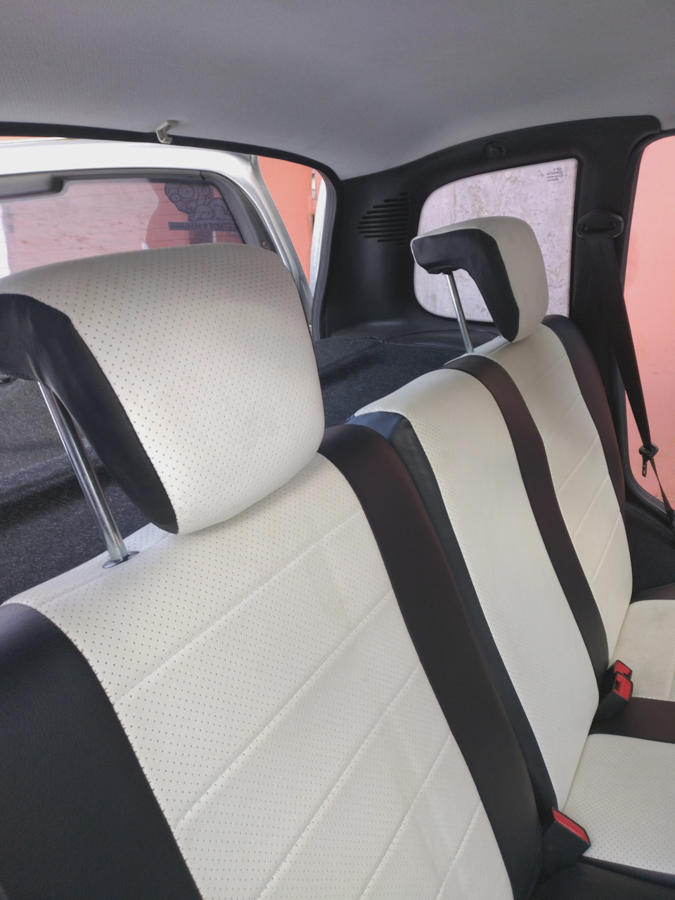 Подголовники задние, монтаж — Chevrolet Niva GLX, 1,7 л, 2007 года ...