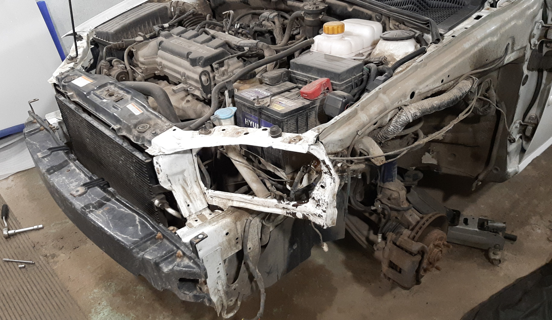 Замена капота, и левого переднего крыла — Daewoo Gentra, 1,5 л, 2013 ...