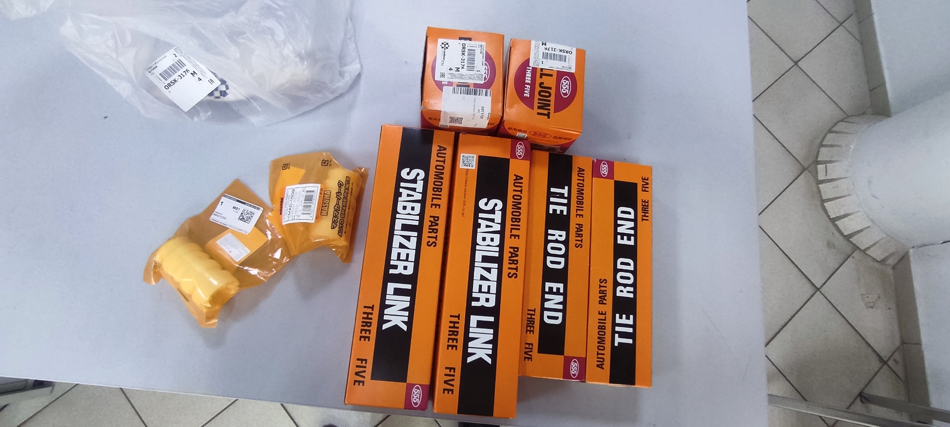 Небольшое ТО, замена шаровых, рулевых наконечников, стоек стаб., втулок ...