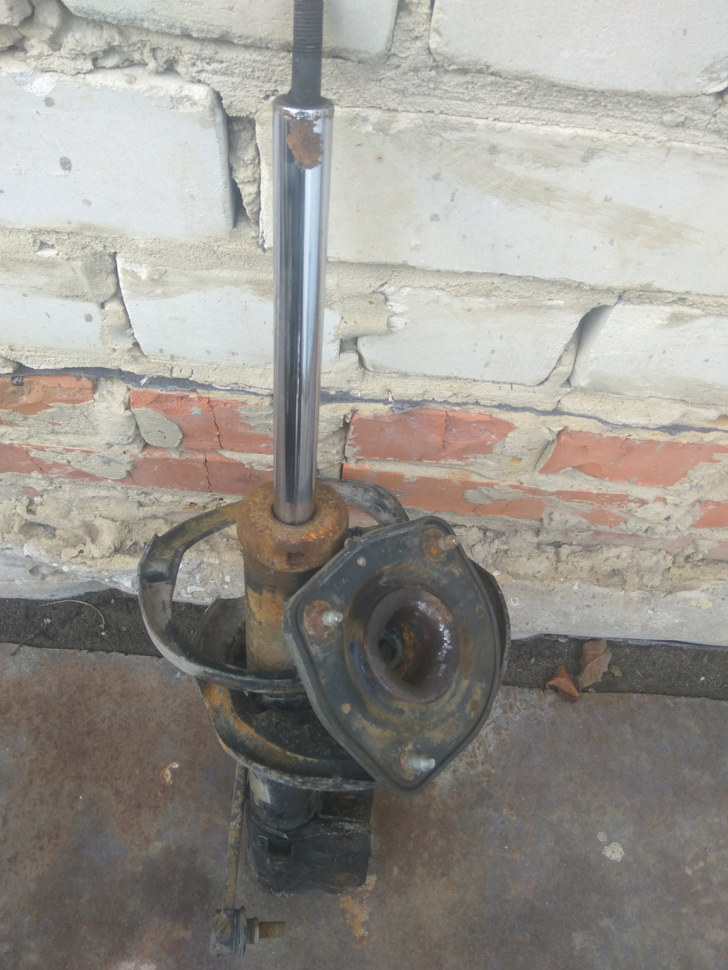 Замена задних стоек пружин Hyundai Tucson 2008 — Hyundai Tucson (JM), 2 ...