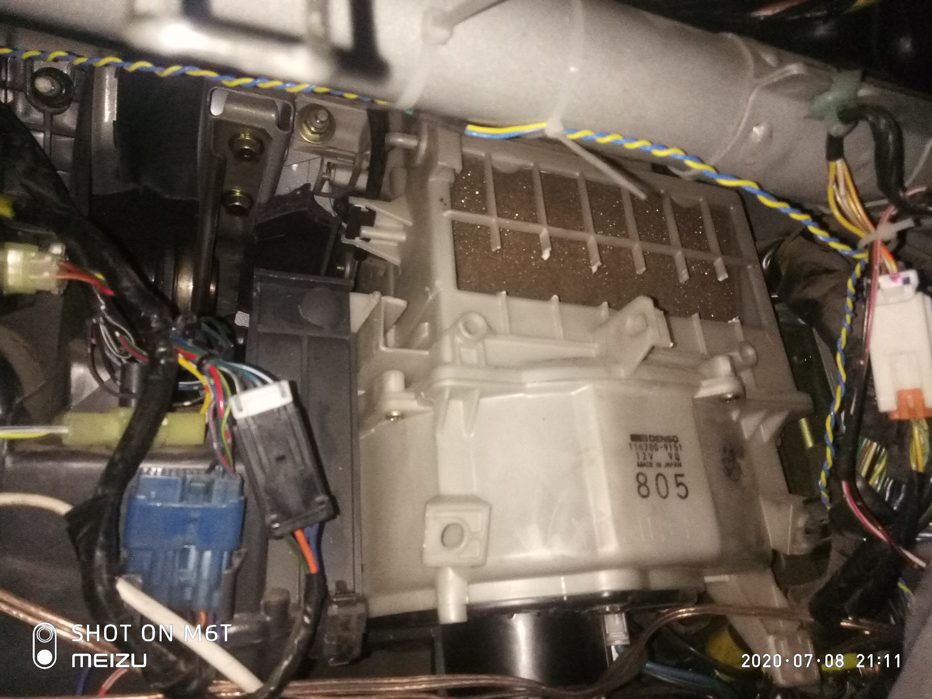 салонный фильтр в маху — Mitsubishi Space Runner (1G), 1,8 л, 1997 года ...