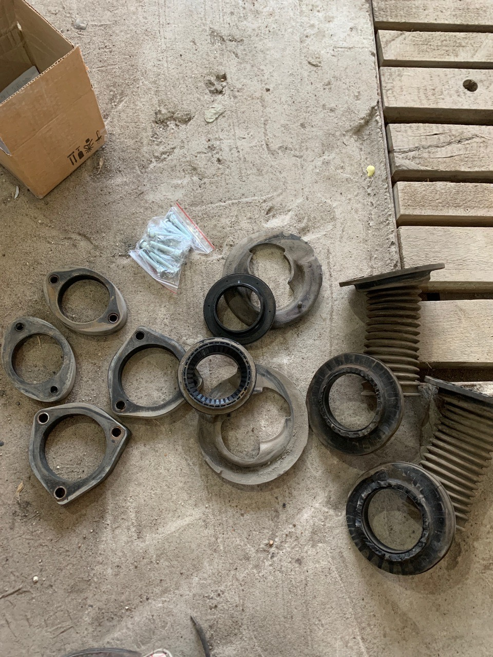 KYB New SR Special 💪 — Mitsubishi Outlander PHEV, 2 л., 2014 года ...