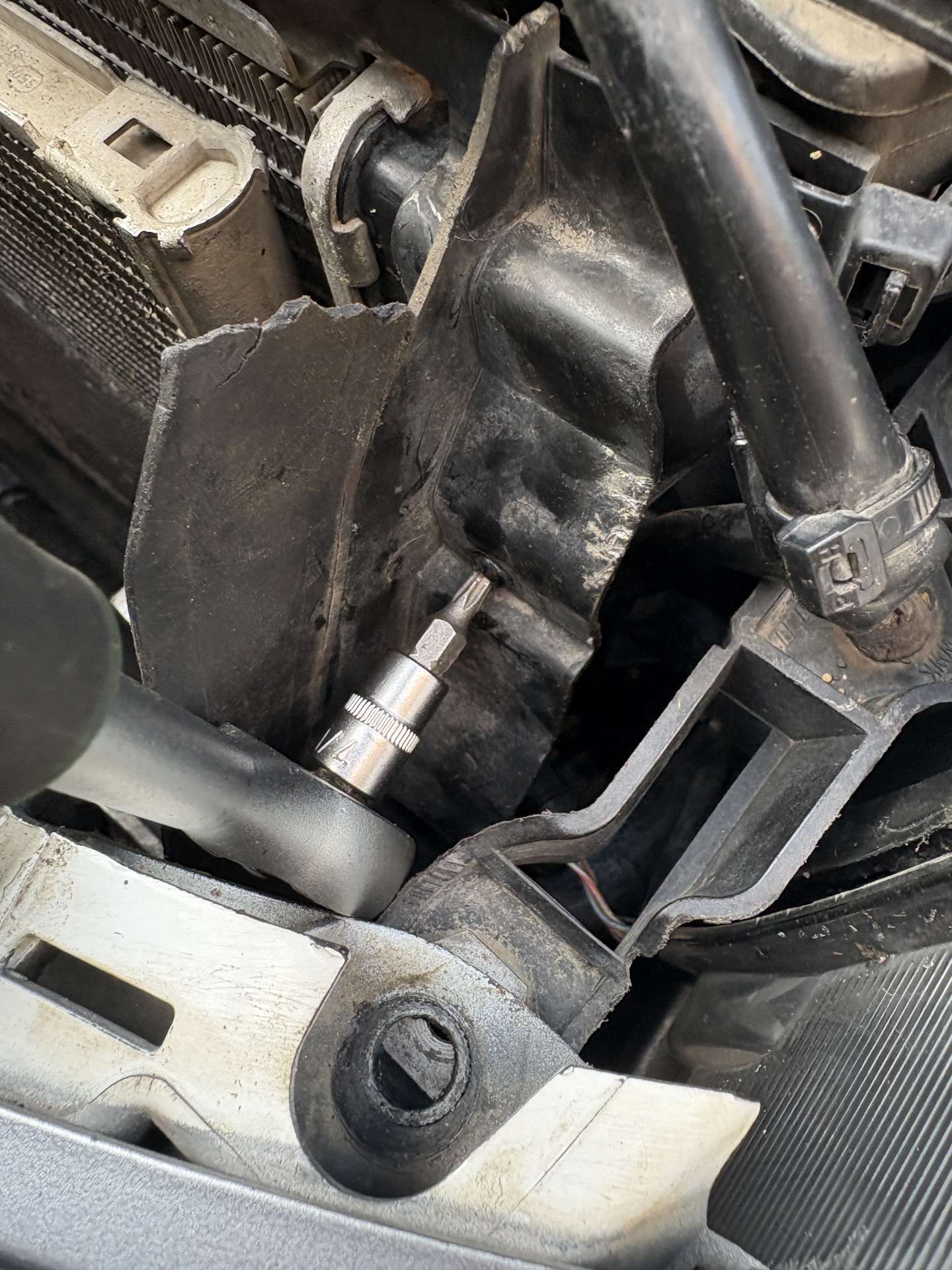 Замена датчика G395 — Audi A6 (C6), 3 л, 2006 года | поломка | DRIVE2