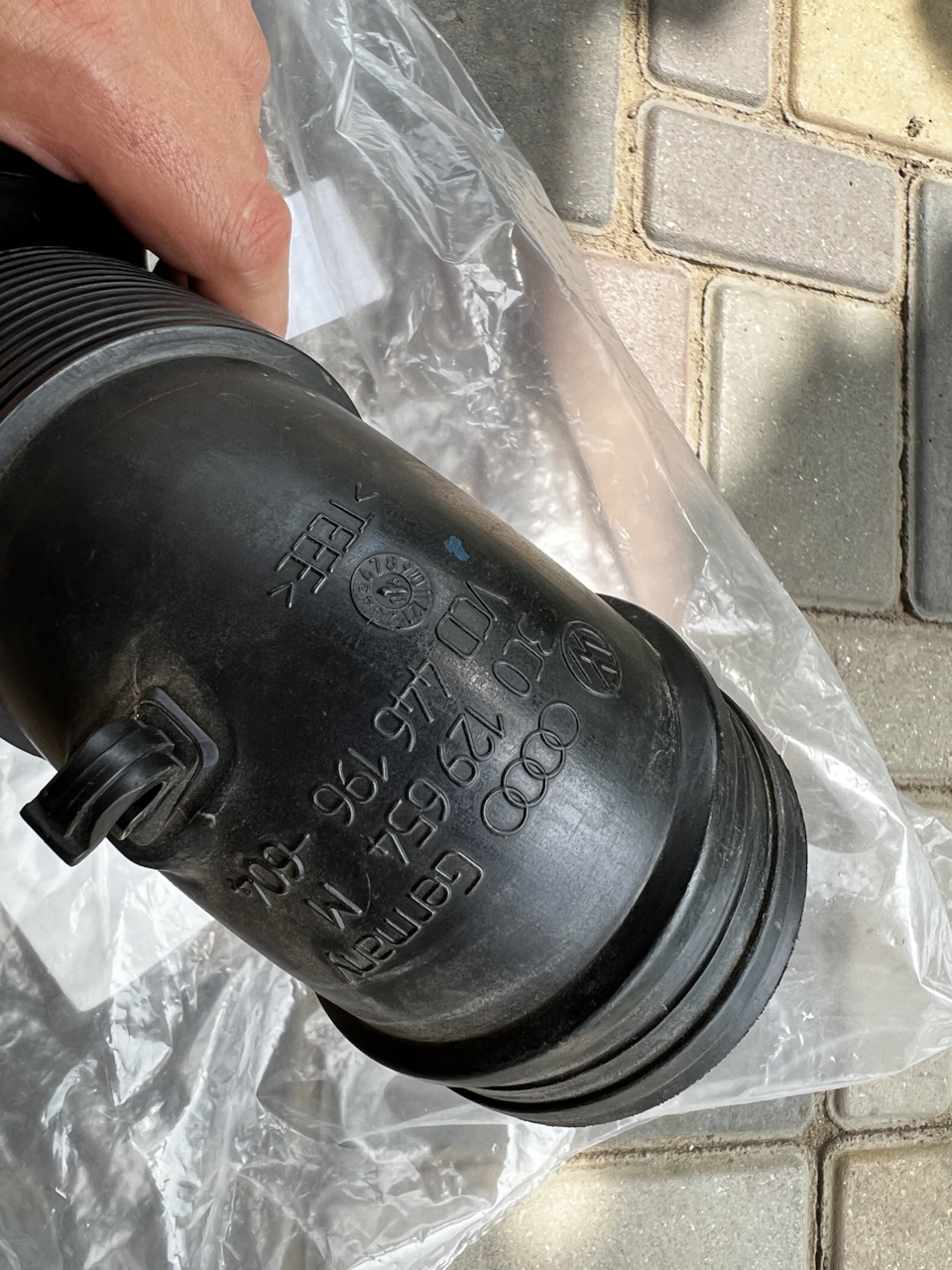 3C0129654M Шланг забора воздуха VAG | Запчасти на DRIVE2