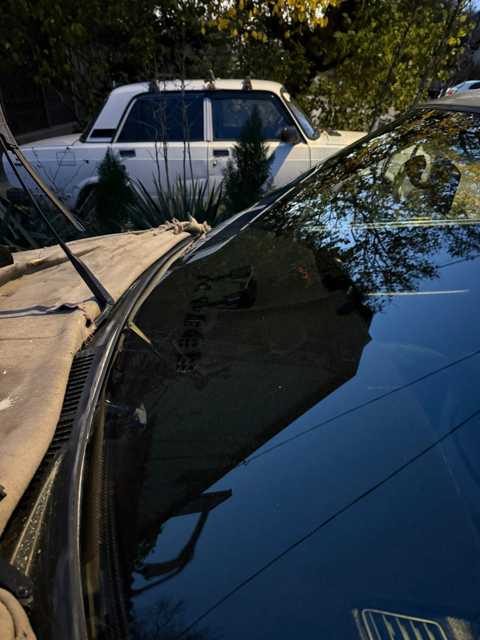 Полирлвка лобового стекла — Audi 100 (C4), 2,3 л, 1991 года | своими ...