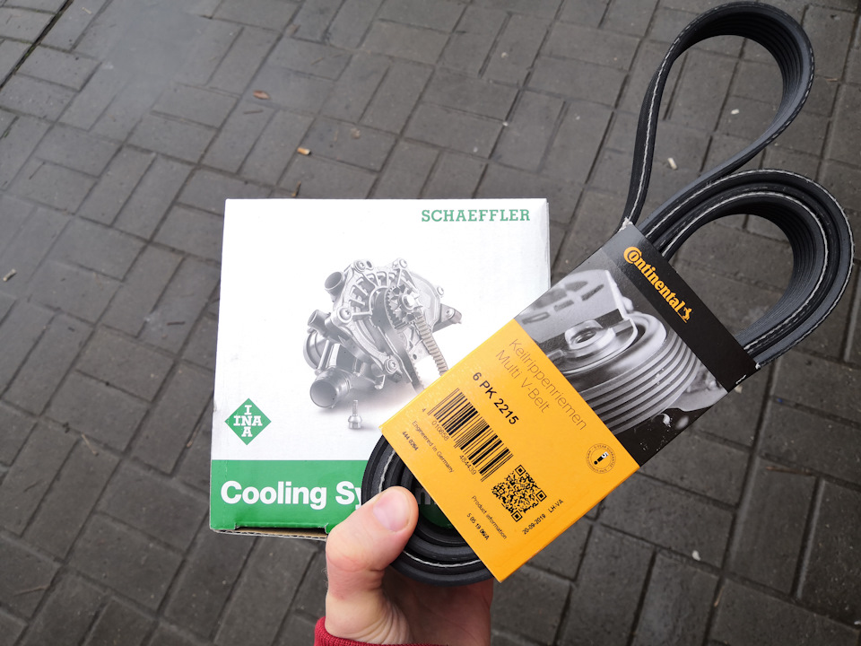 Замена помпы, ремня, антифриза и чистка системы охлаждения Ford Fiesta ...