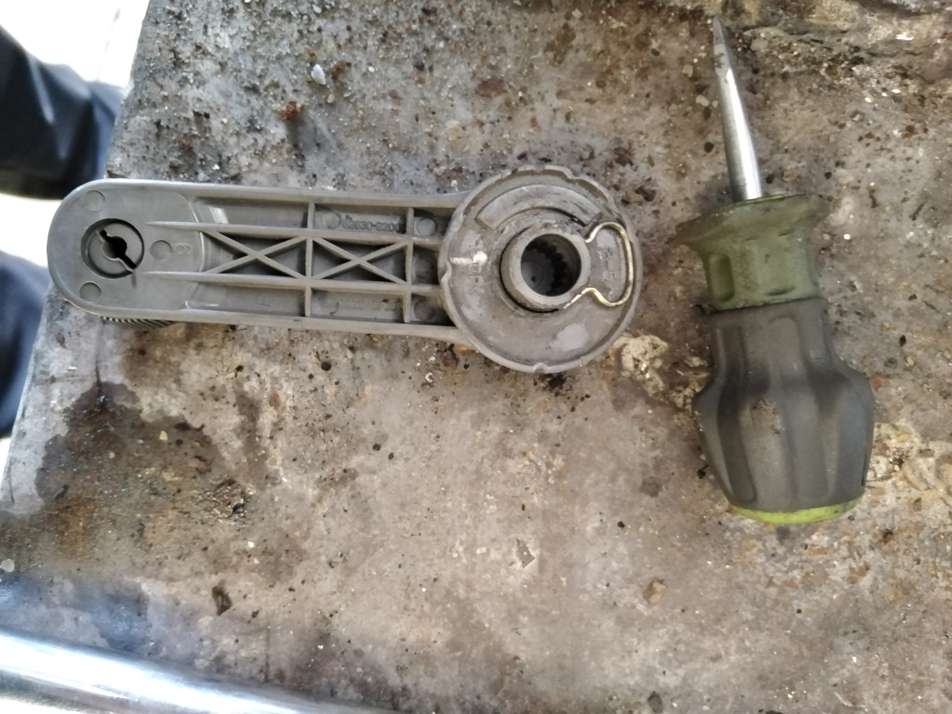 PCV клапан вентиляции Hyundai на Калина 2 8-клапанный двигатель. — Lada ...