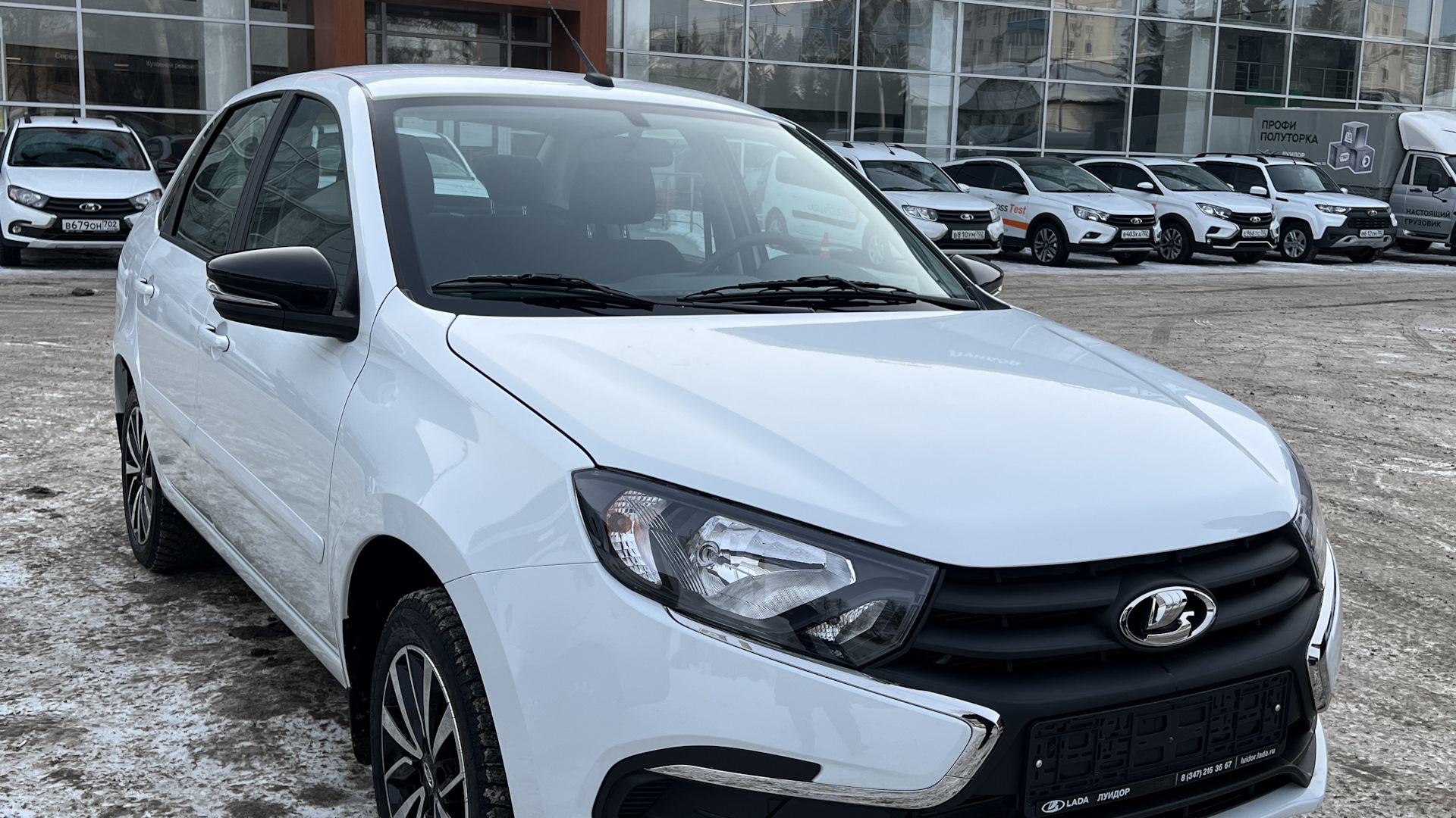 Lada Гранта (2G) FL 1.6 бензиновый 2022 | Просто белый на DRIVE2