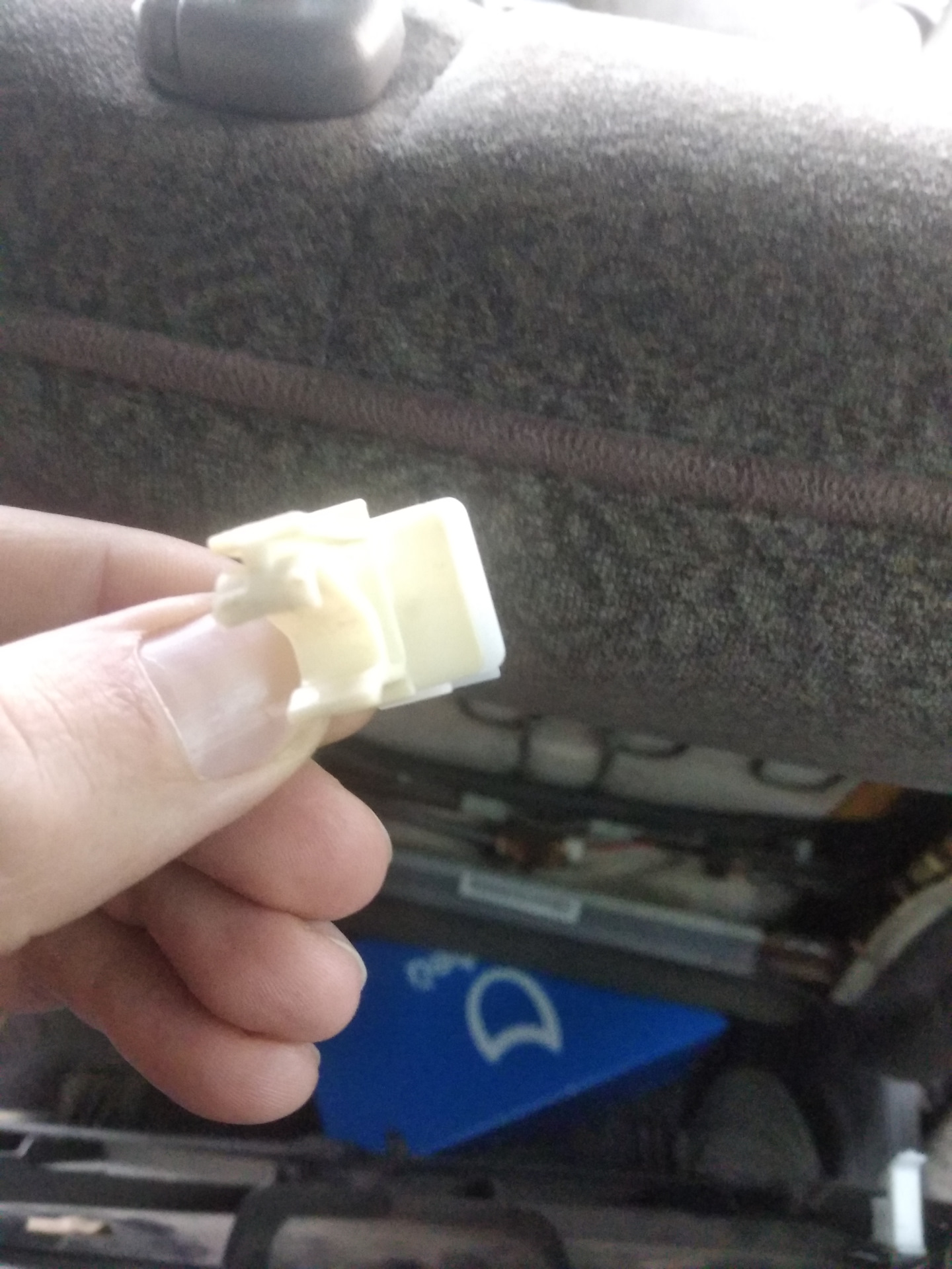 Клипсы для сиденья 71769-60020 — Toyota Mark II (100), 2,5 л, 1998 года ...