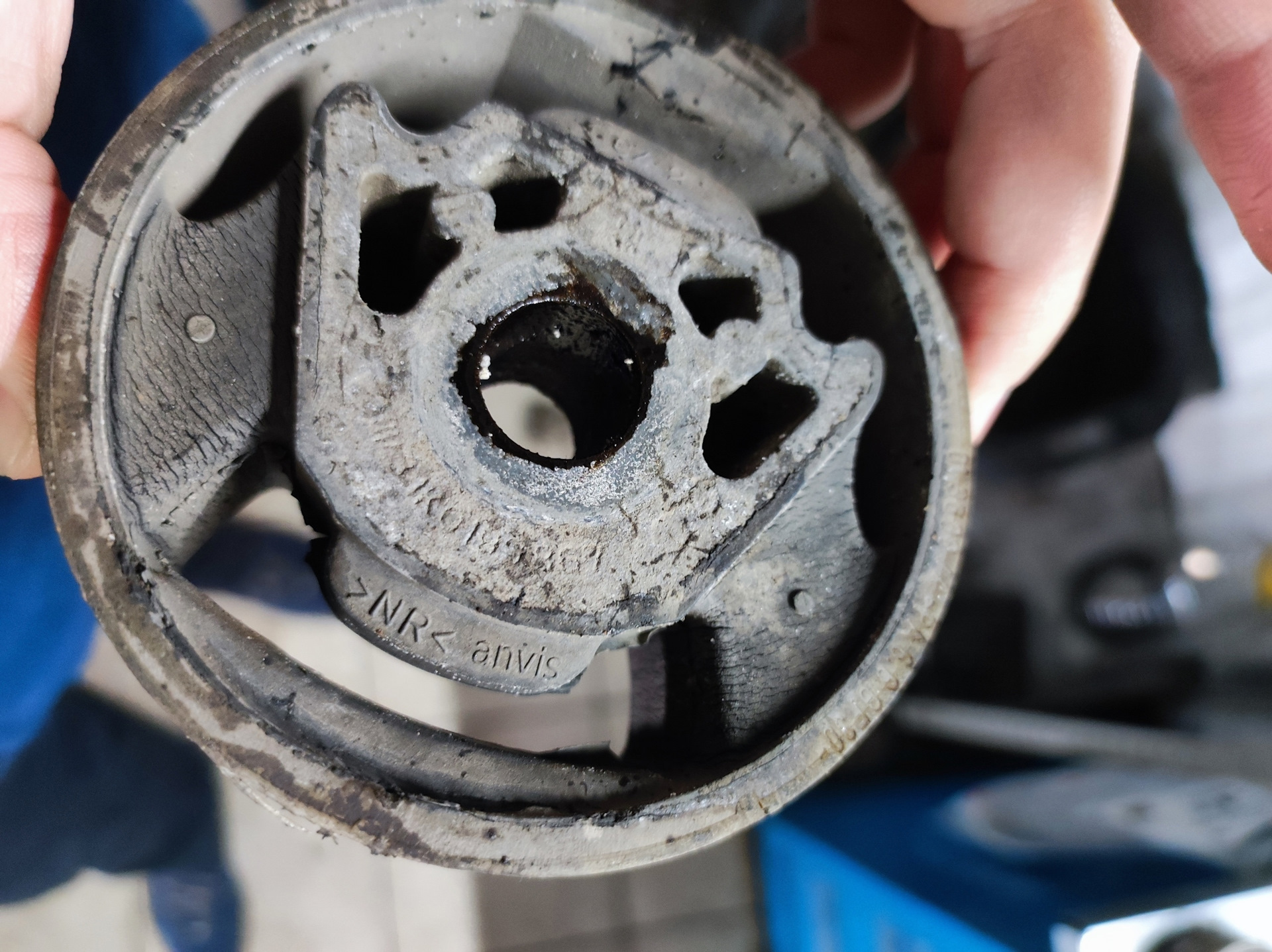 Замена сайлентблоков подрамника и передних рычагов. — Skoda Octavia A5 ...