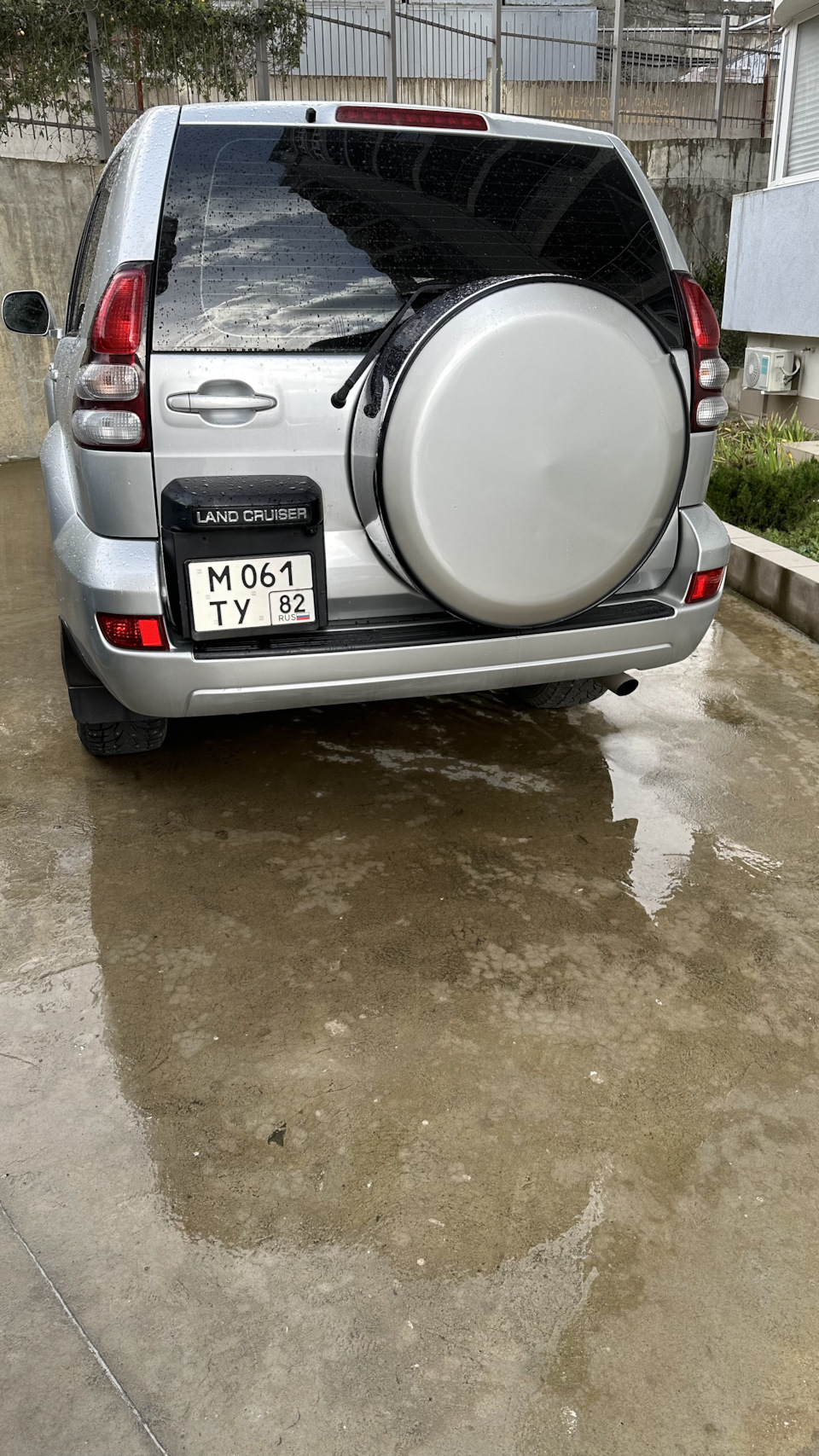 Установка чехла на заднюю запаску — Toyota Land Cruiser Prado 120 ...