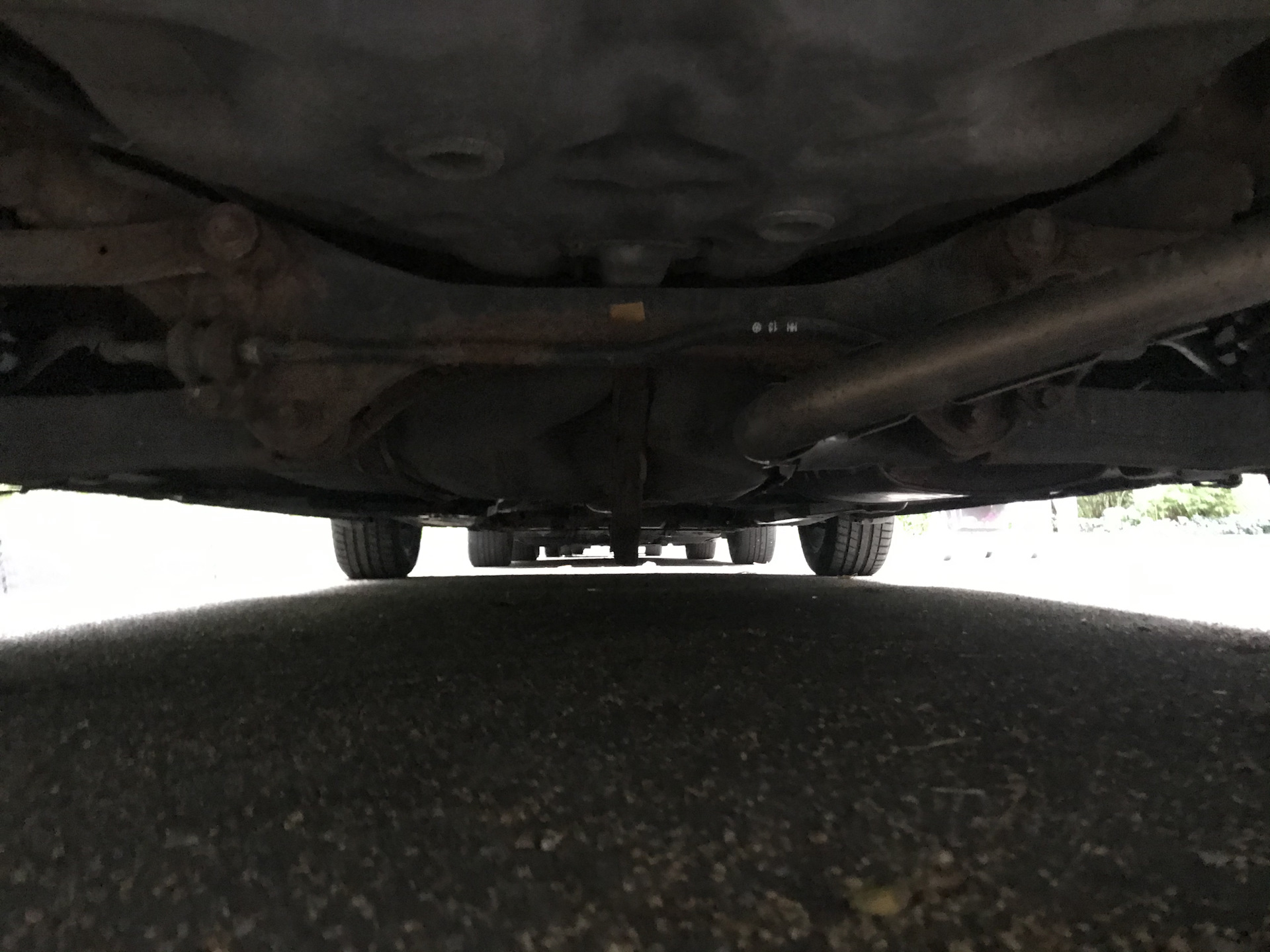 Замена крепления(хомутов) топливного бака — KIA Ceed (1G), 1,6 л, 2008 ...