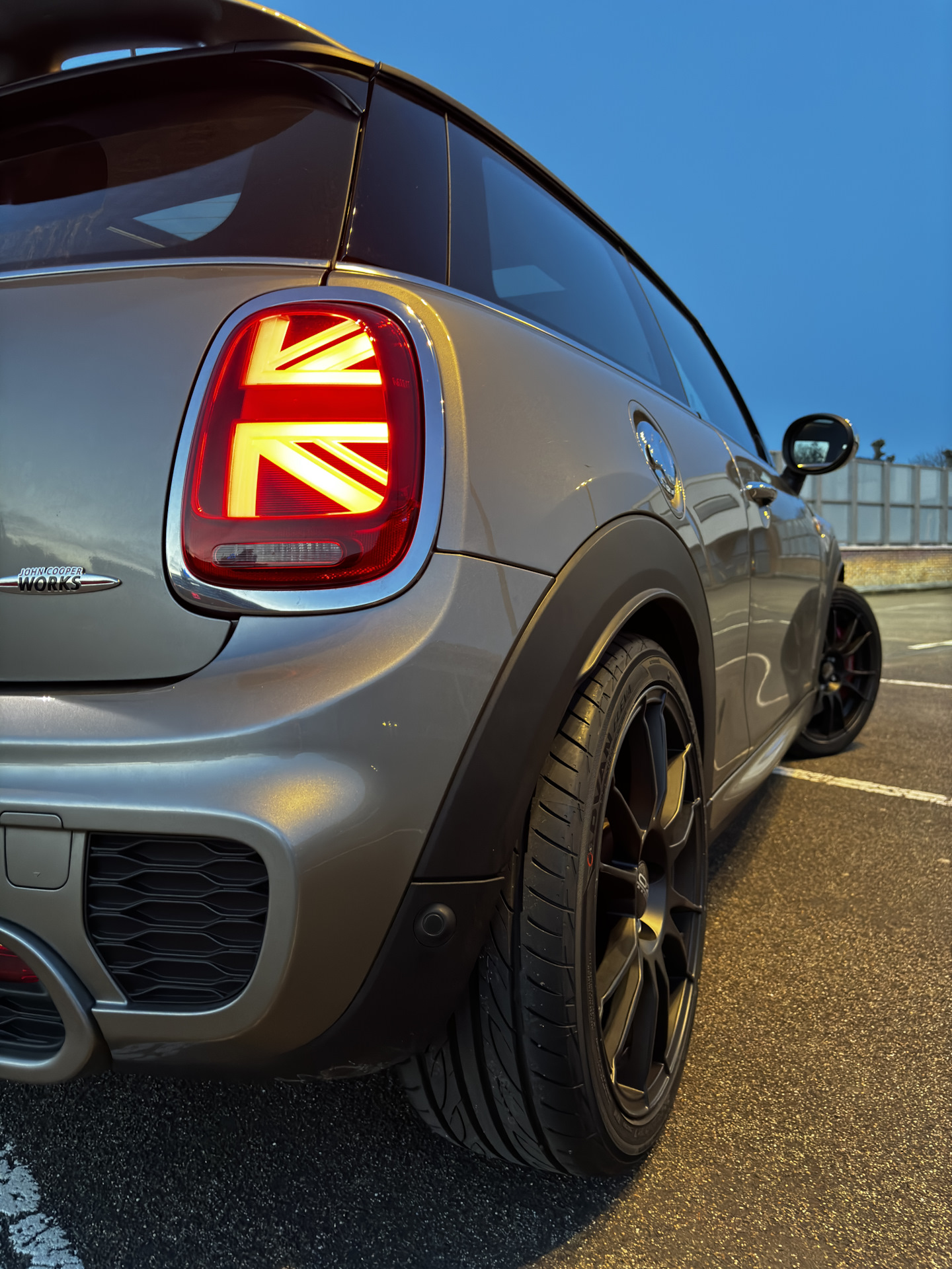 OZ Ultraleggera 18" + 225/40/R18 Yokohama Advan Fleva — MINI John ...