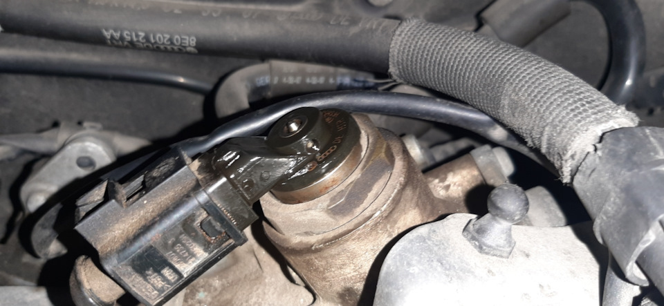 Сочится бензин с клапана ТНВД — Audi A6 (C6), 2 л, 2007 года ...