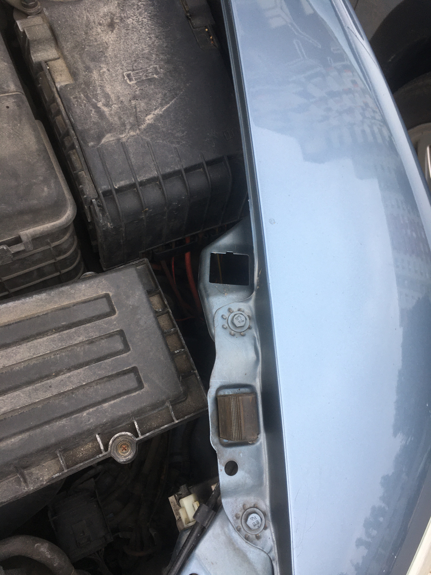 Держатель капота — Skoda Octavia Combi A5 Mk2, 1,9 л, 2007 года ...