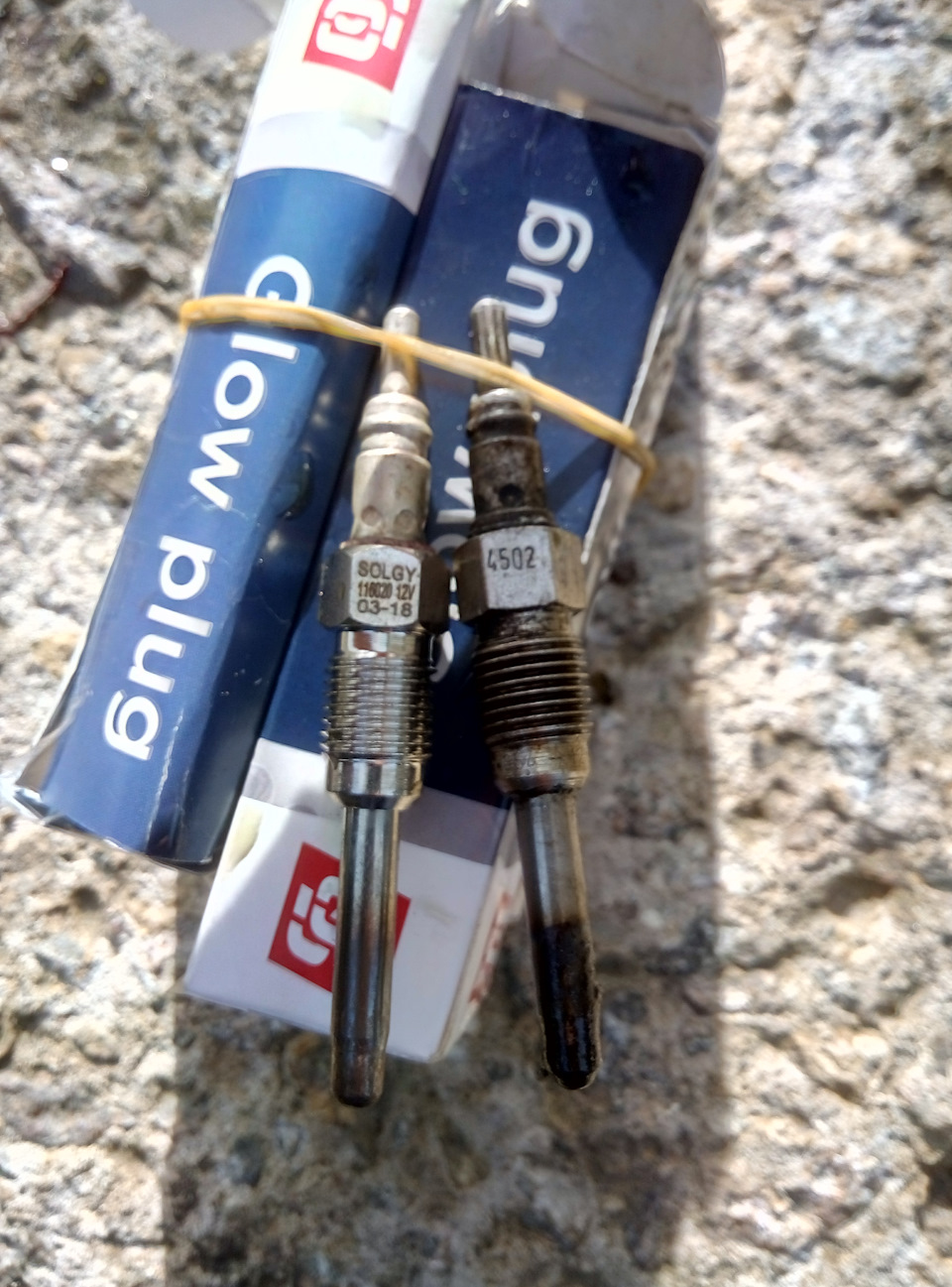 Заменили свечи подогрева ОЖ — Renault Laguna II, 1,9 л, 2003 года ...