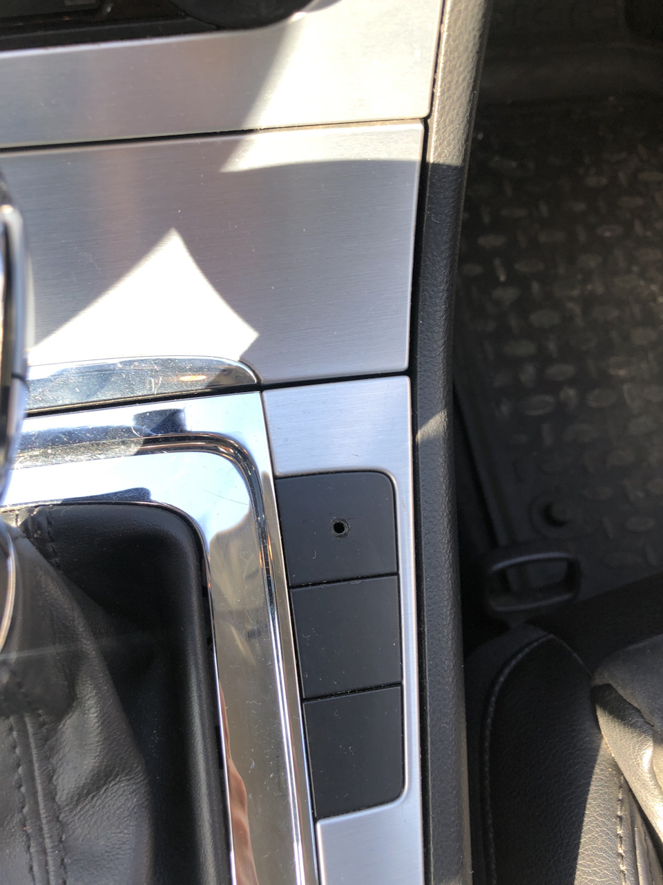 Секретки и заглушки пластиковые — Volkswagen Passat B6, 1,8 л, 2010 ...