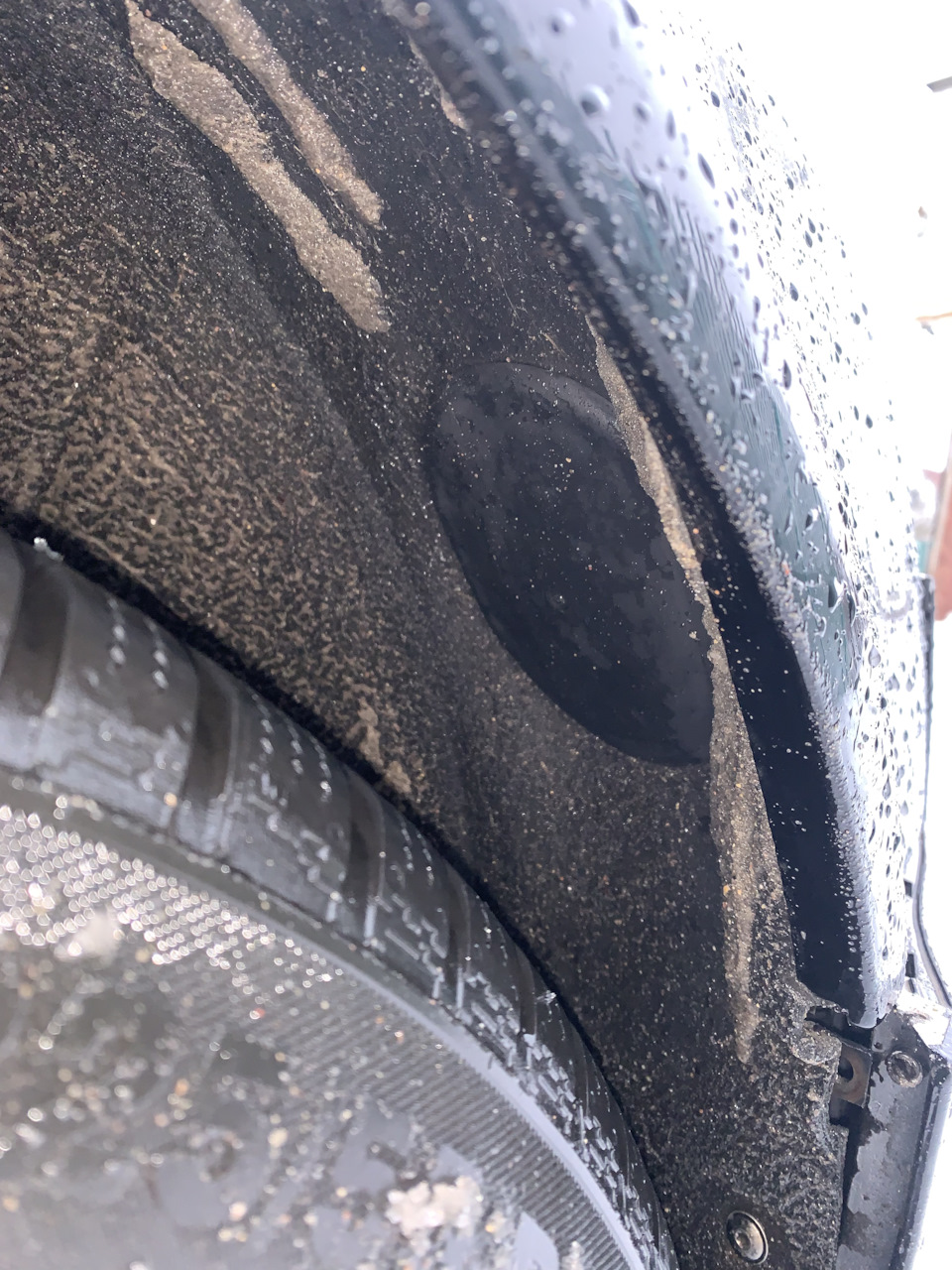 Заглушка подкрылка — Audi A6 (C6), 3 л, 2004 года | запчасти | DRIVE2