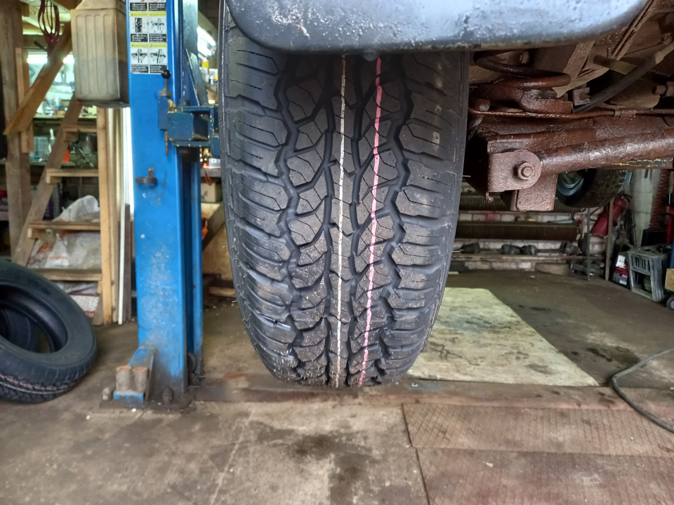 Резина Windforce Catchfors A/T 205/75-15 — Chevrolet Niva GLX, 1,7 л ...