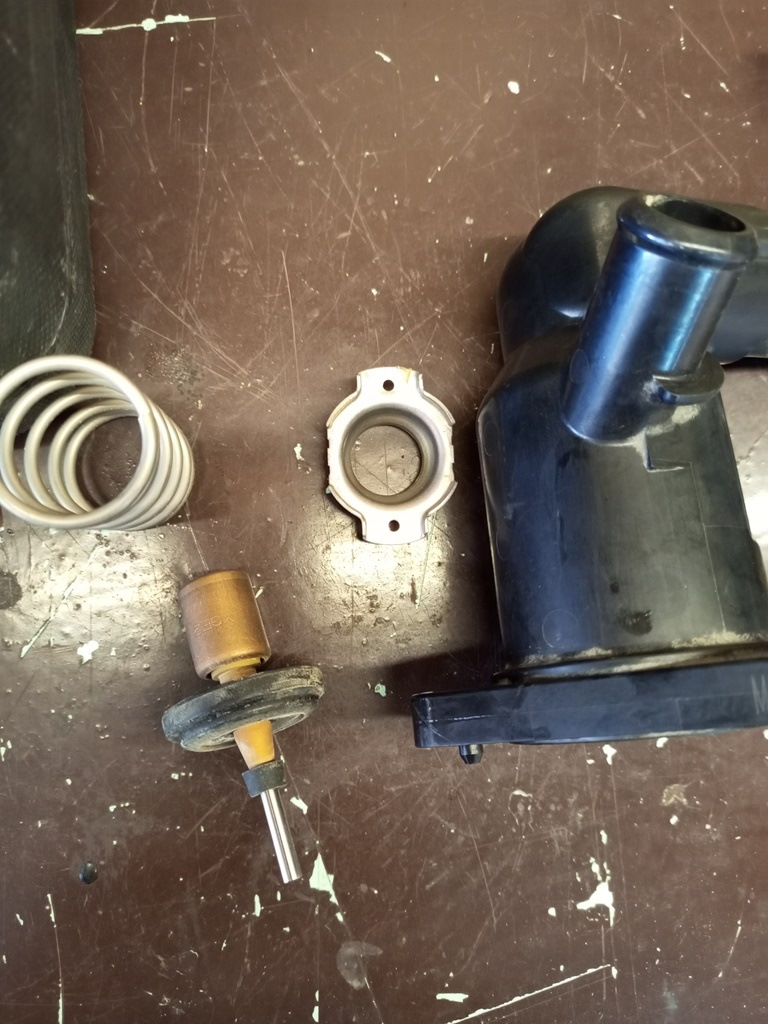 Термостат 16031-47041 2NR-FKE "close" хана. — Toyota Sienta (2G), 1,5 л ...