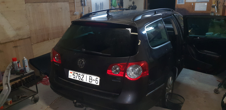 Тонированные стеклс на пассат — Volkswagen Passat B6, 1,6 л, 2009 года ...