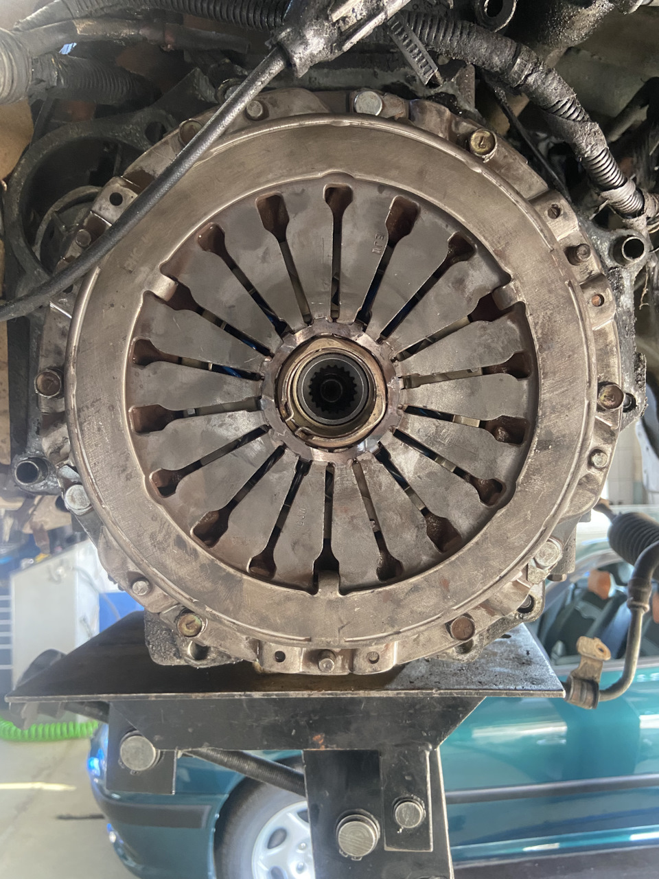 Замена сцепления — KIA Magentis I, 2 л, 2003 года | визит на сервис ...