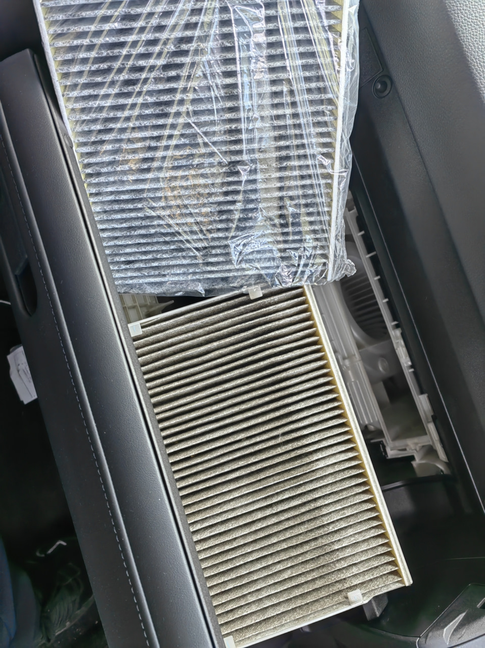 Воздух делаем чище в салоне. — Toyota Land Cruiser 300, 3,3 л, 2021 ...