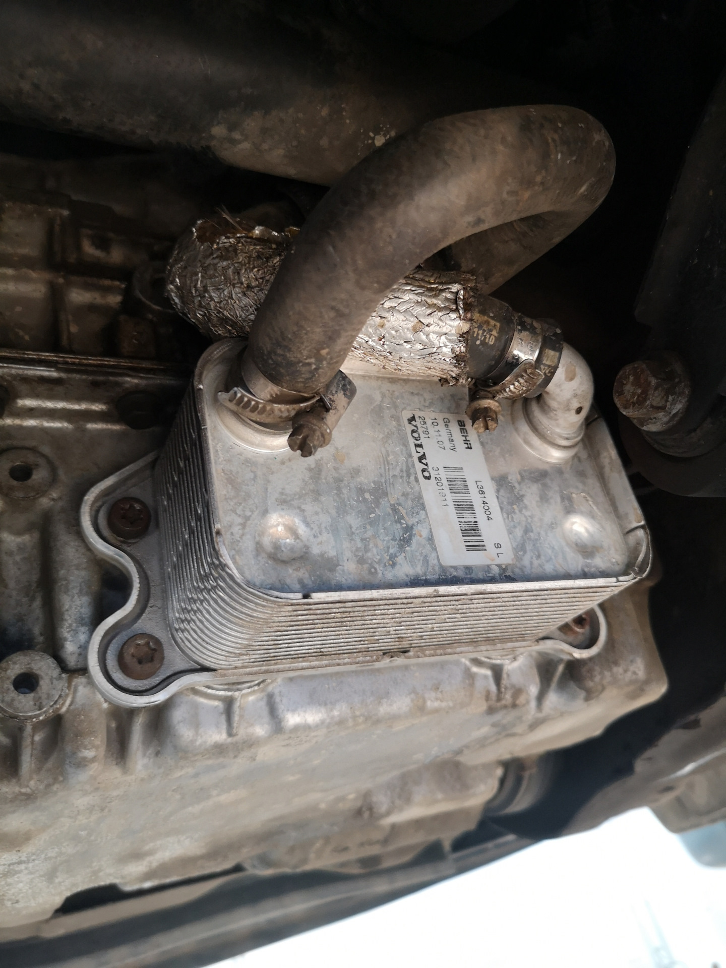 Замена маслянного теплообменника двс — Volvo S80 (2G), 2,5 л, 2012 года ...
