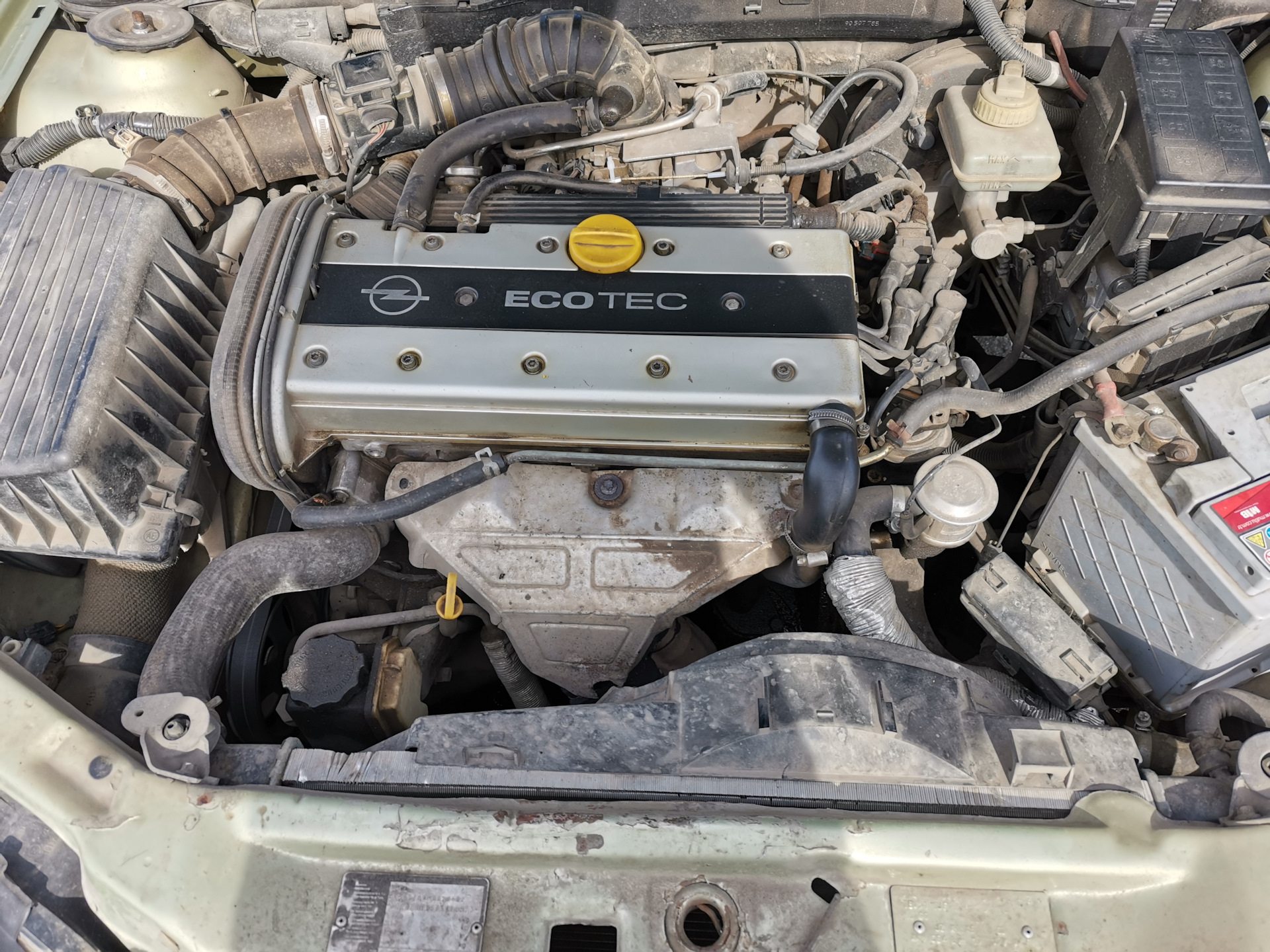 Алюминиевая клапанная крышка X18XE — Opel Vectra B, 1,8 л, 1996 года ...