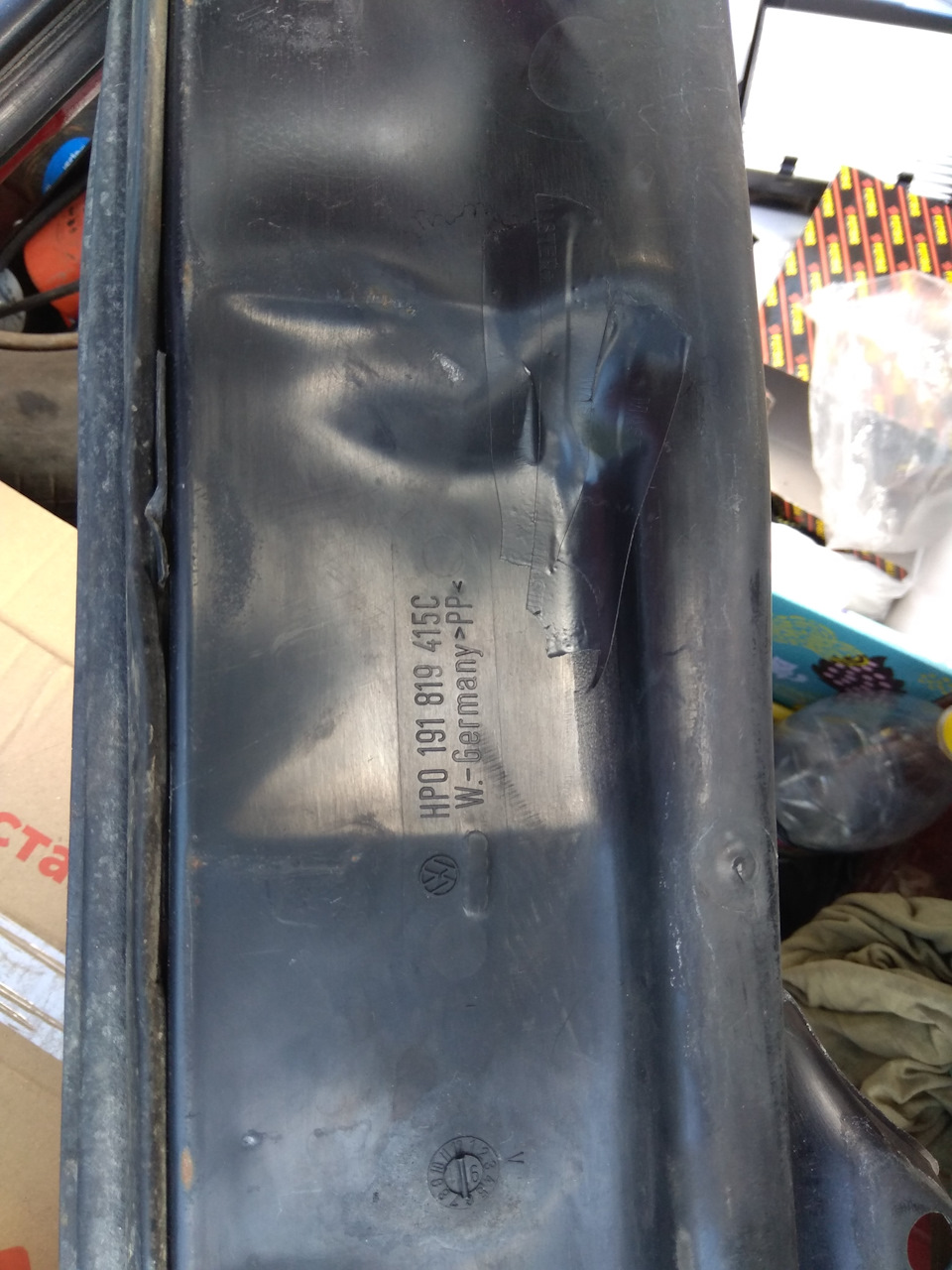 191819415C Дефлектор капота VAG | Запчасти на DRIVE2