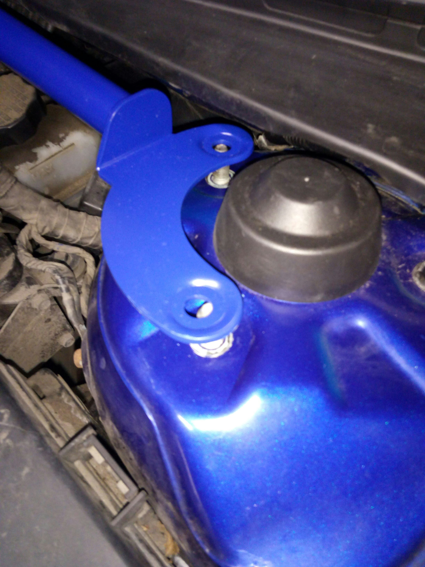 растяжка и газлифт техномастер — KIA Cerato Koup (1G), 1,6 л, 2011 года ...