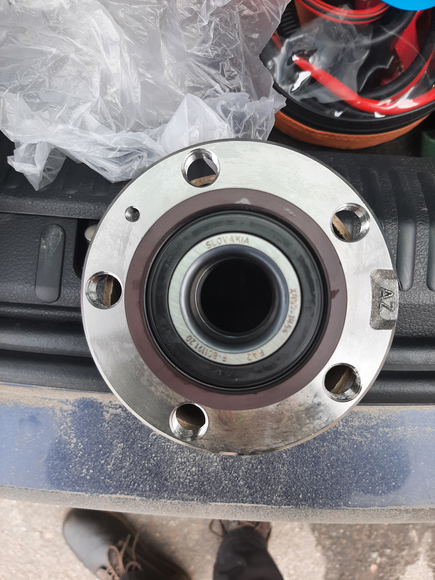 Замена задней правой ступицы — Volkswagen Polo Hatchback Mk5, 1,4 л ...