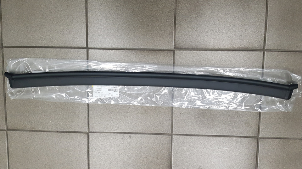 51767206521 Уплотнитель капота Пд BMW | Запчасти на DRIVE2