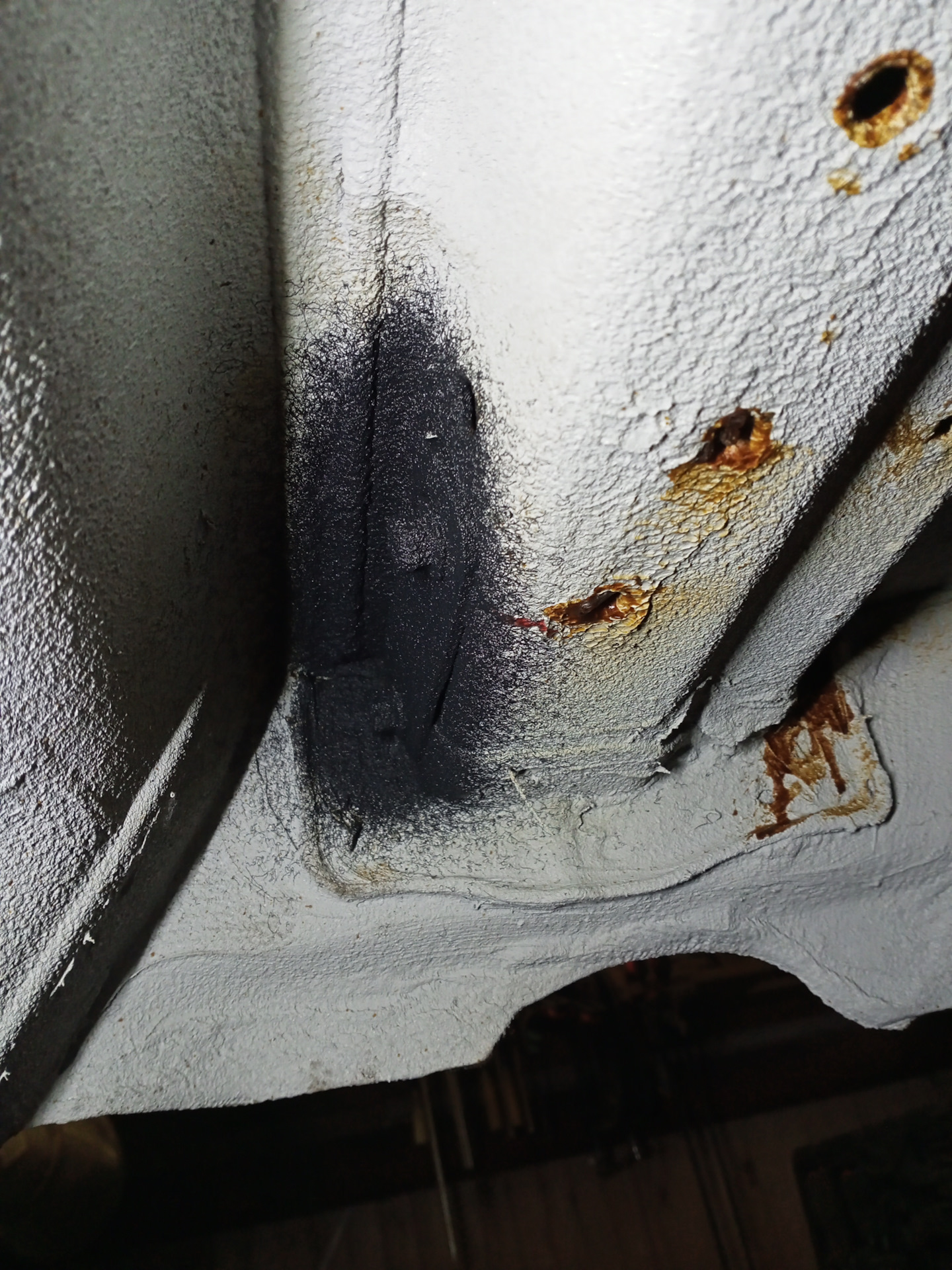 Установка фаркопа. — Volvo XC70 III, 2,4 л, 2014 года | аксессуары | DRIVE2