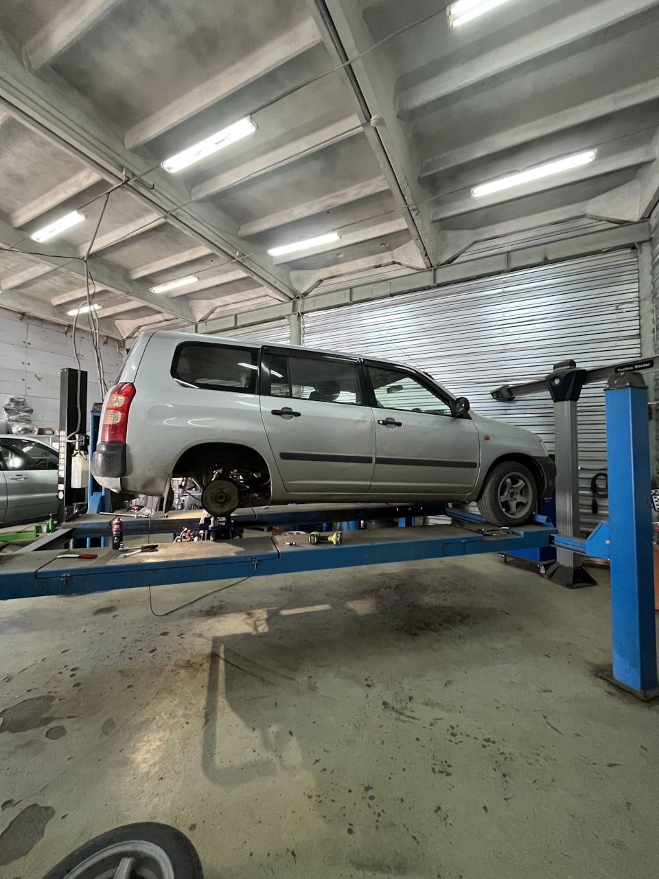 Тормоза и задний мост — Toyota Succeed, 1,5 л, 2003 года | своими ...