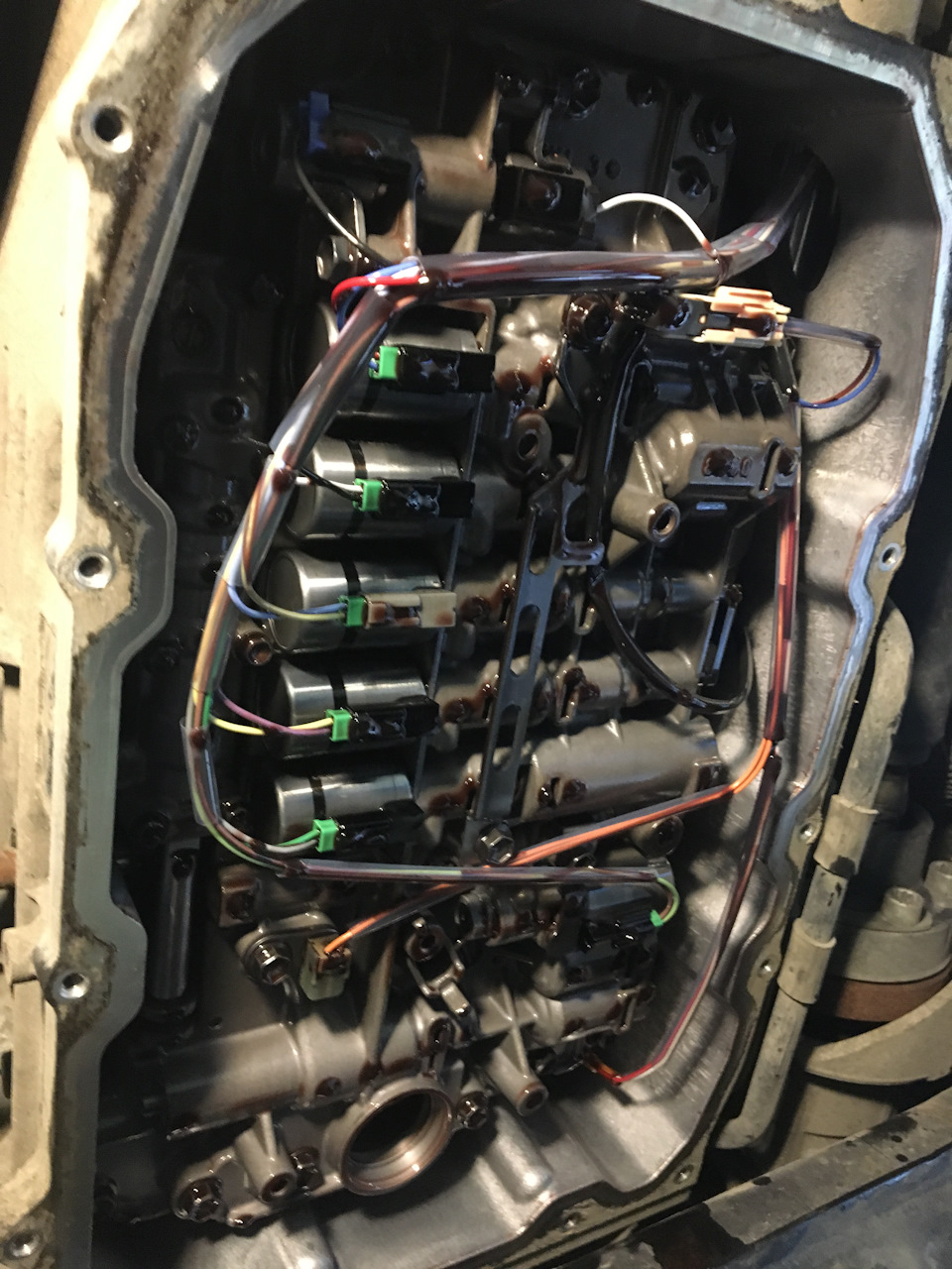 Замена масла в коробке — Volkswagen Touareg (1G), 3,2 л, 2006 года ...