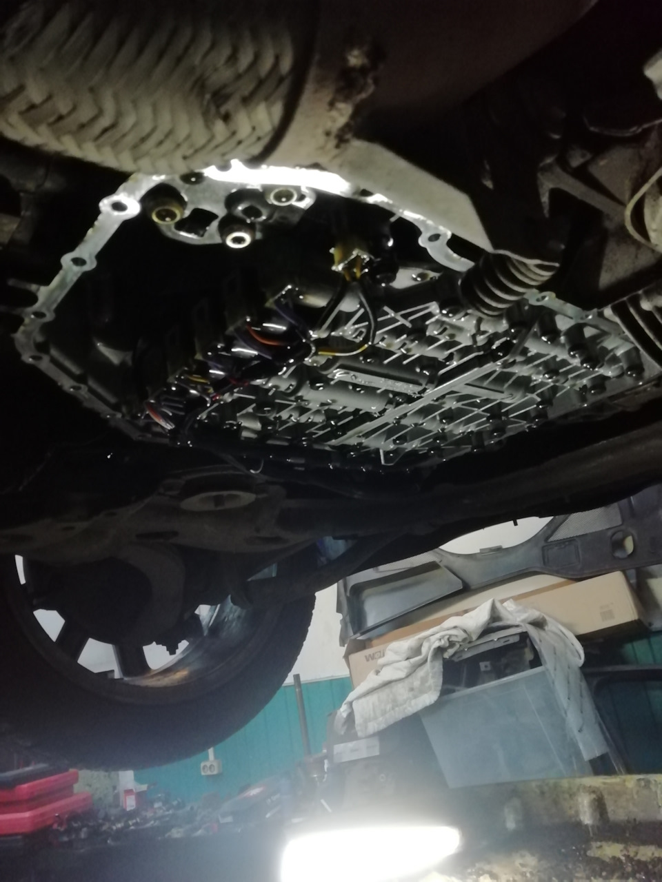Замена масла в АКПП — Audi A4 Avant (B5), 1,8 л, 2001 года | плановое ...