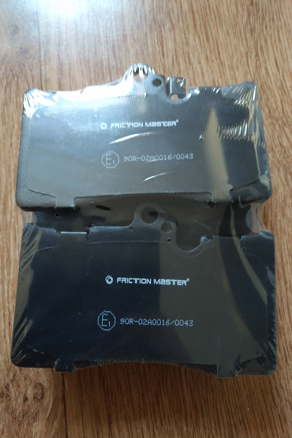 Перфорированные тормозные диски — керамические колодки — полное ...