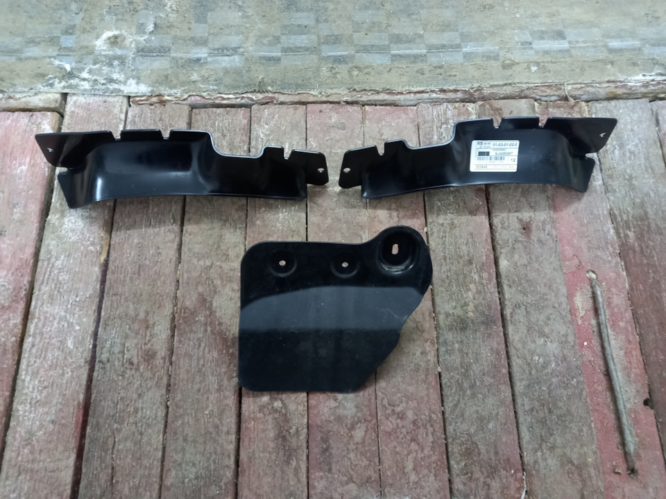 Подголовники ч.2 + спойлеры подкрылков. — Skoda Rapid (1G), 1,6 л, 2017 ...