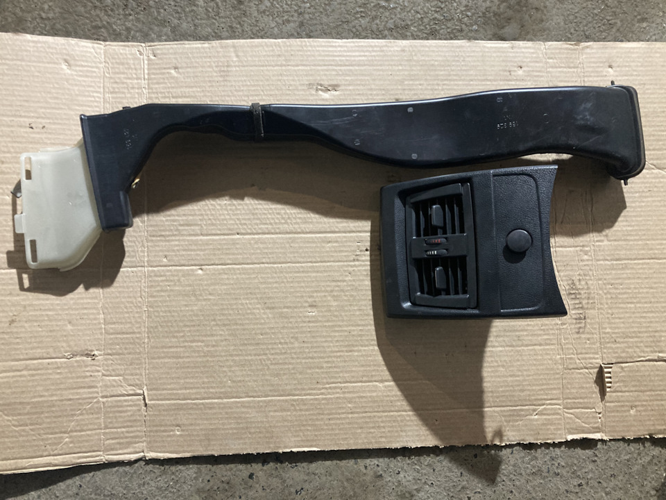 64229265350 Вентиляционная решетка, задн.часть салона BMW | Запчасти на ...