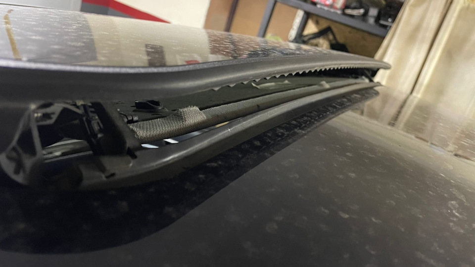 Небольшой ремонт шторки люка — Audi A6 (C6), 3 л, 2006 года | плановое ...