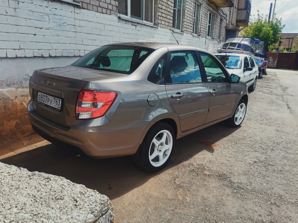 #️⃣2️⃣ "У меня есть джип" — Lada Granta (2G) FL, 1,6 л, 2020 года | колёсные диски | DRIVE2