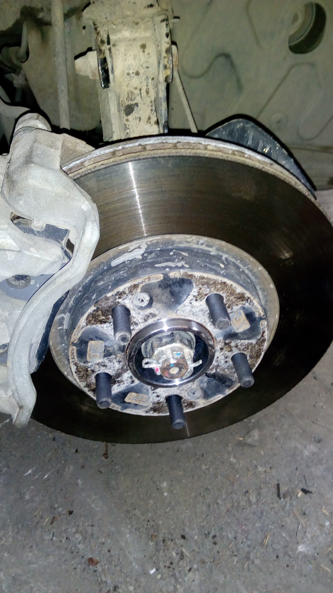 Замена ступицы — Hyundai Santa Fe (2G), 2,2 л, 2009 года | своими ...