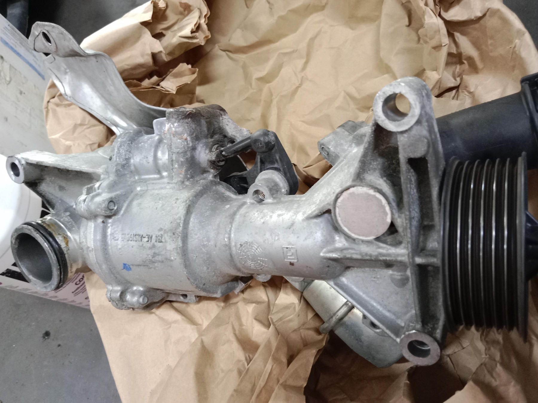 W212.034/M274.920 — Замена помпы (188. 412 км). Часть 2. — Mercedes ...