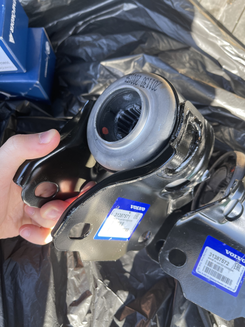 31387571 Сайлентблок задний переднего левого рычага Volvo | Запчасти на ...