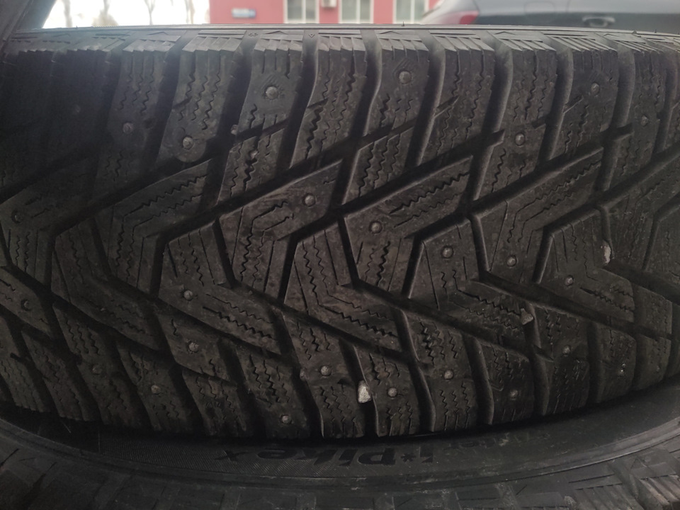 Шины зимние шипованные Hankook 215/60 R17 на Hyundai Creta (2G). Б/у ...