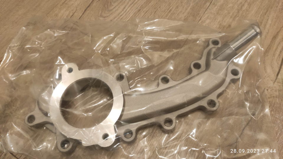 Аллюминиевый кроссовер термостата 3.6 Pentastar 05184653AF — Dodge ...